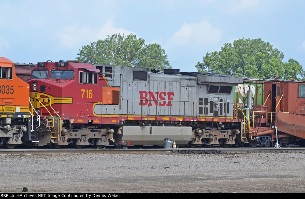 BNSF 716.